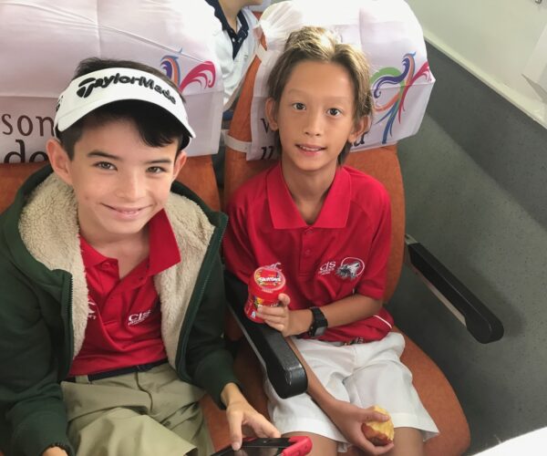 Emil swings for gold at the Batam golf tournament | CIS Mosaic