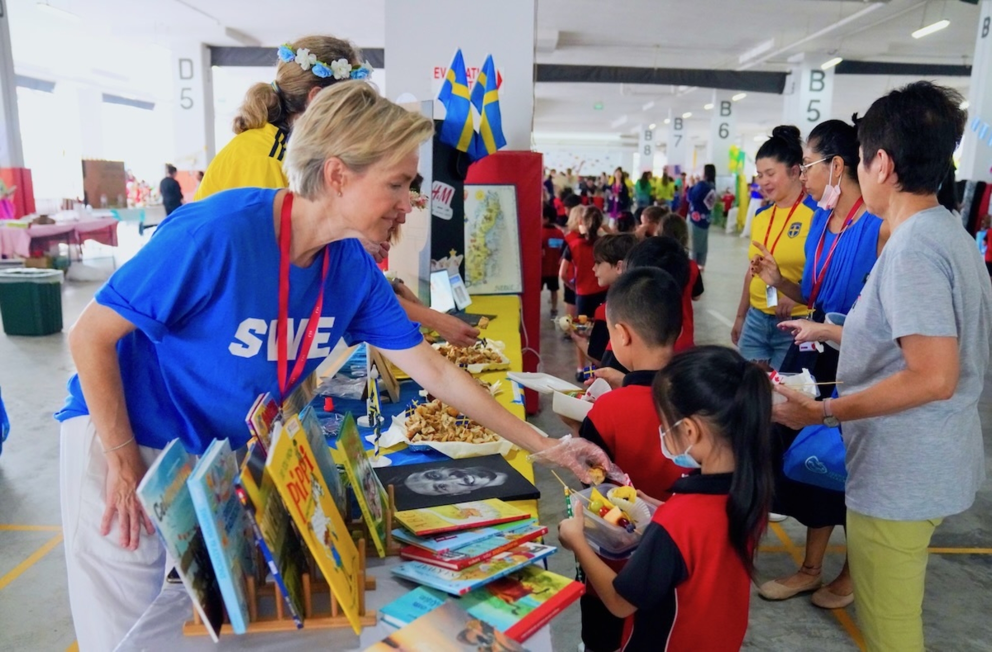 Uniting Nations 2022: Tour Around the World | CIS Mosaic