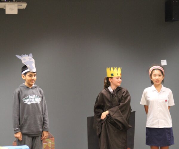 Primary French plays in mini theatre. | CIS Mosaic