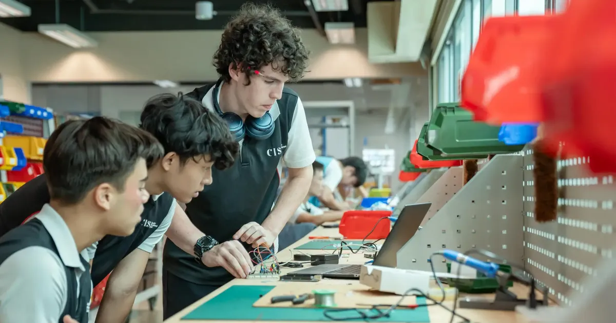 IB & AP Blended Pathway | Extended High School Programme - CIS
